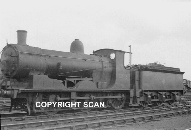 RAILWAY STEAM PHOTO. 30316 Ex LSW CLASS 700 at EASTLEIGH in 1952 £2.99 ...
