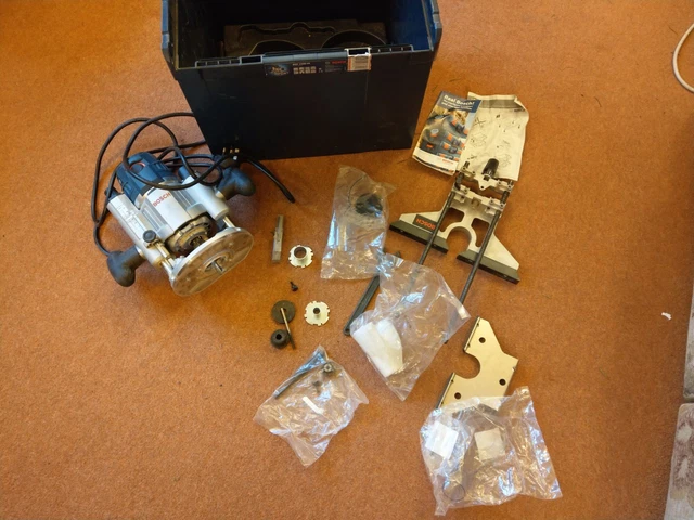 BOSCH ROUTER GOF 1600 CE 230V 1600W Power Plunge Router kit £205.11 ...
