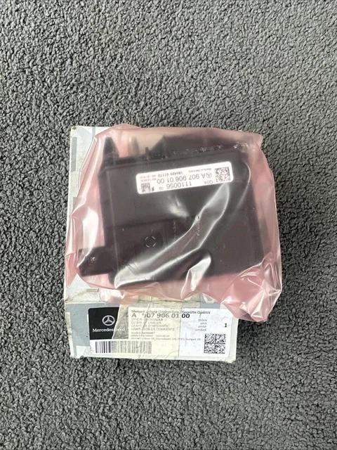 NEW GENUINE MERCEDES Battery base power distributor Sprinter W907 ...