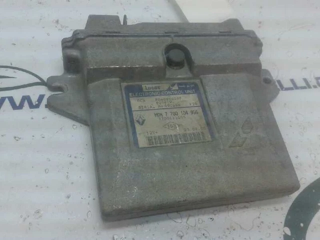 7700111205 BOÎTIER MOTEUR uce pour RENAULT CLIO II 1.9 D (B CB0E) 2003 1165480 EUR 29,75 ...