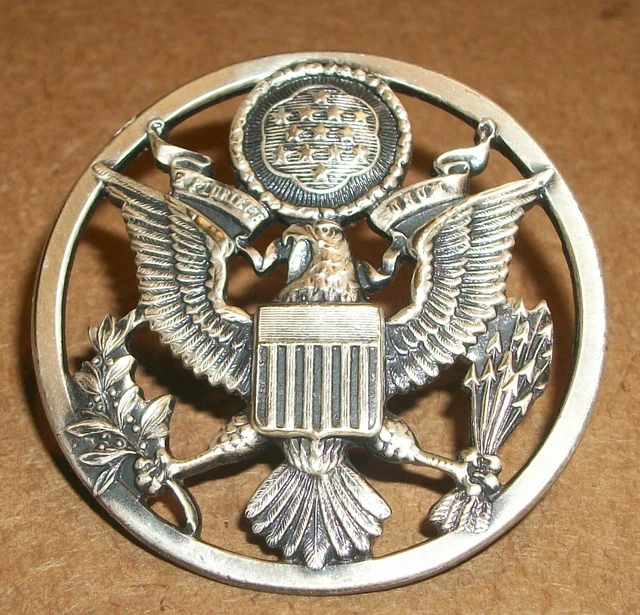 VINTAGE US AIR Force Enlisted Men's Service Cap Insignia Pin/Badge £7. ...