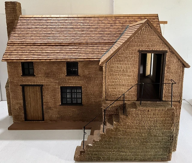 UNUSUAL 1/12 L-SHAPED Farmhouse Doll House With Barns £65.00 - PicClick UK