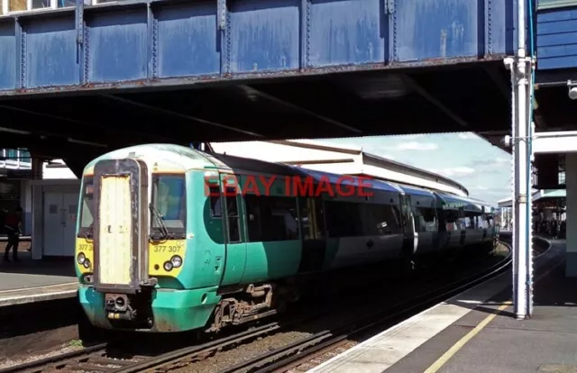 PHOTO SOUTHERN Railway 377 Class Emu 377 307 At Clapham Junction. £1.65 ... PHOTO SOUTHERN Railway 377 Class Emu 377 307 At Clapham Junction. £1.65 ...