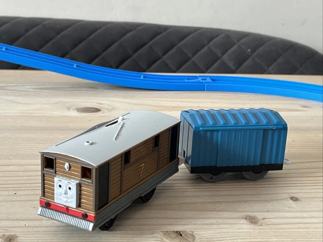 THOMAS TRACKMASTER TOBY battery train £7.00 - PicClick UK