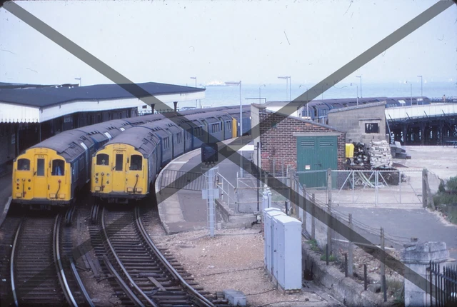 RAILWAY LOCOMOTIVE 35MM Slide – Class 486 Emu At Ryde Esplanade Station ...