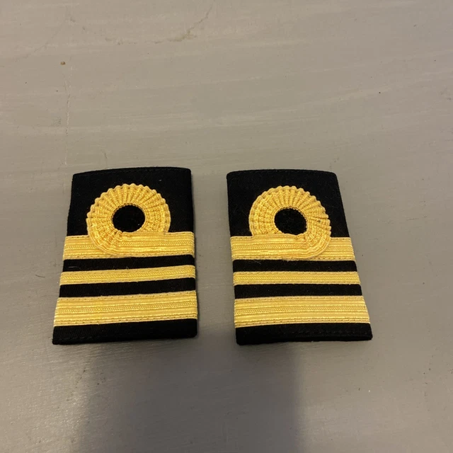 ROYAL NAVY LIEUTENANT Commander RNR Rank Slides/Epaulettes £3.84 ...