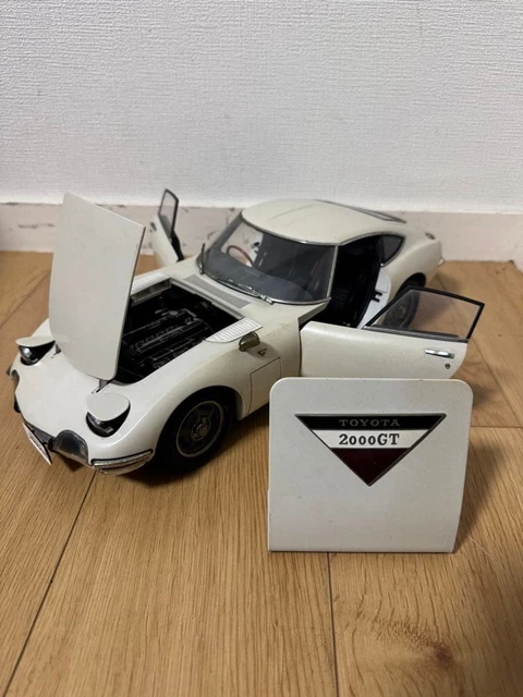 DEAGOSTINI 1/10 TOYOTA 2000gt weiß Diecast Modellauto mit Emblem ...