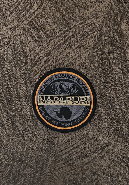 PATCH TOPPA REPLICA NAPAPIJRI Diametro 8CM Ricamata Termoadesiva o da ...