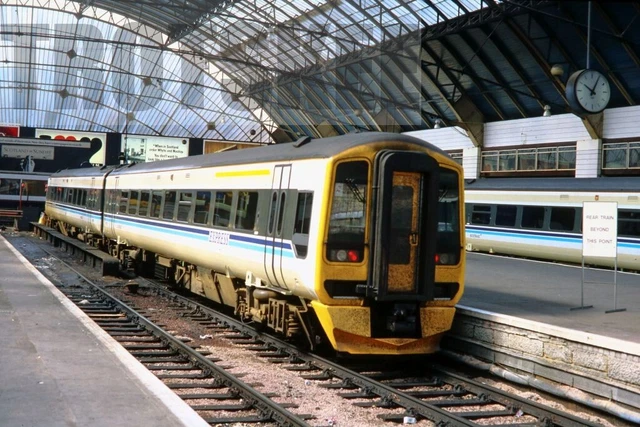 35MM SLIDE BR British Railways DMU 158711 Class 158 1992 Glasgow ...