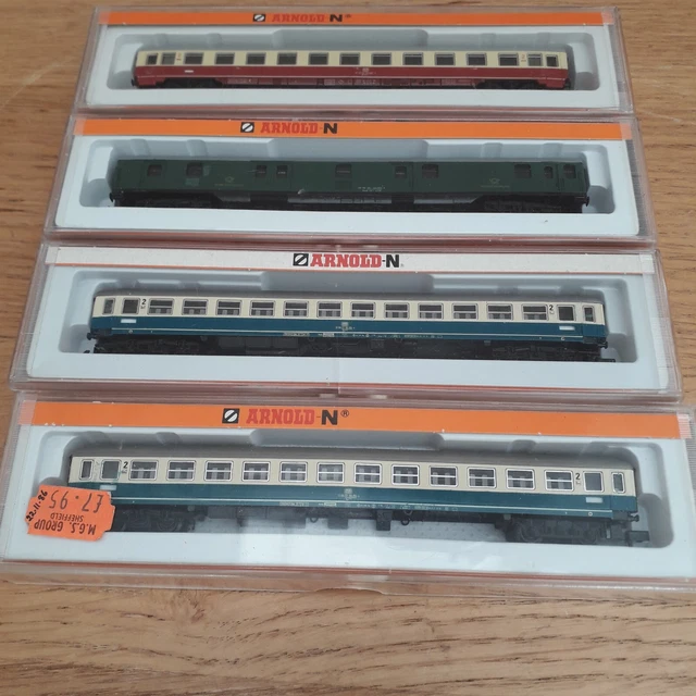 ARNOLD CARRIAGE BUNDLE x 4 3280 3771 3822 (x2) N Gauge New in Box £42. ...
