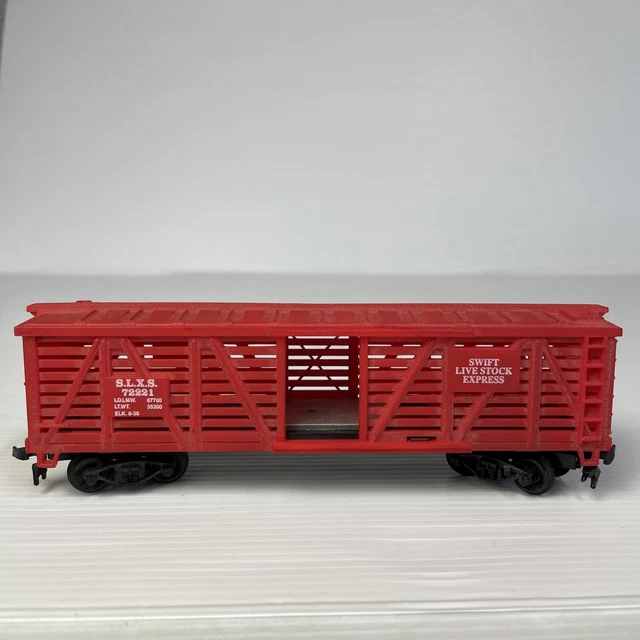 LIFE LIKE HO Scale Swift Livestock Express SLXS 72221 Cattle Train Car ...