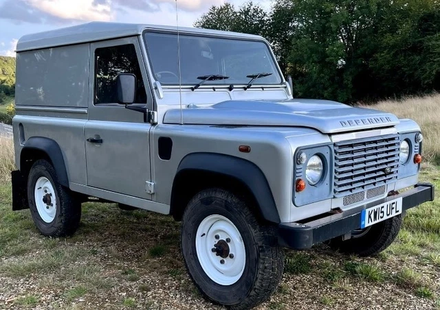 LAND ROVER DEFENDER 90 Tdci Hard Top 2015 1 Former keeper Just 55,000 ...