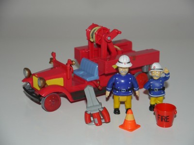 FIREMAN SAM TOYS BESSIE The Old Fashioned Fire Engine 2 x Officer ...