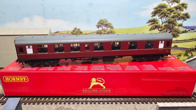 R40509 HORNBY BR Mk1 Coach CK (Composite Corridor) Eastern Region BR ...