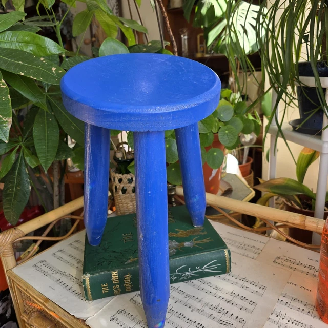 VINTAGE ANTIQUE RUSTIC Milking Stool Small Table 3 Legs Blue ...