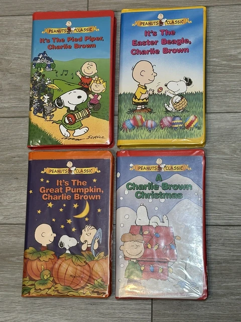 PEANUTS CHARLIE BROWN VHS. Lot of 4 - Easter, Pied Piper, Christmas ...