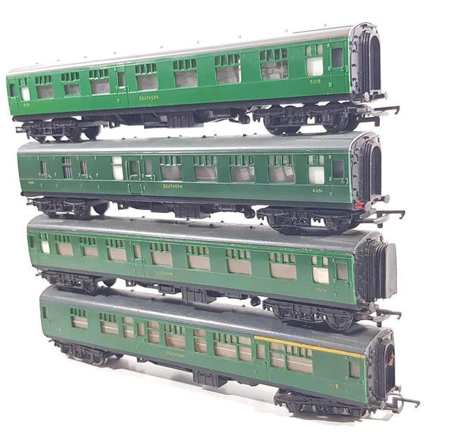 TRIANG HORNBY R622, R623 - 4x SR SOUTHERN RAILWAYS LIVERY, Mk1 EXPRESS ...