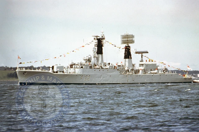 ROYAL NAVY SALISBURY Class Frigate HMS SALISBURY (F32) - 6x4 (10x15 ...