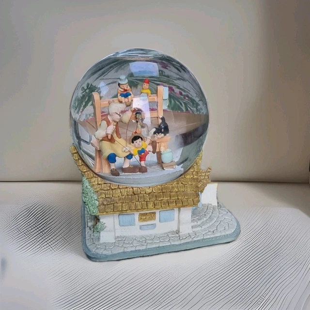 DISNEY PINOCCHIO SNOW Globe Musical Wind Up "When You Wish Upon a Star ...