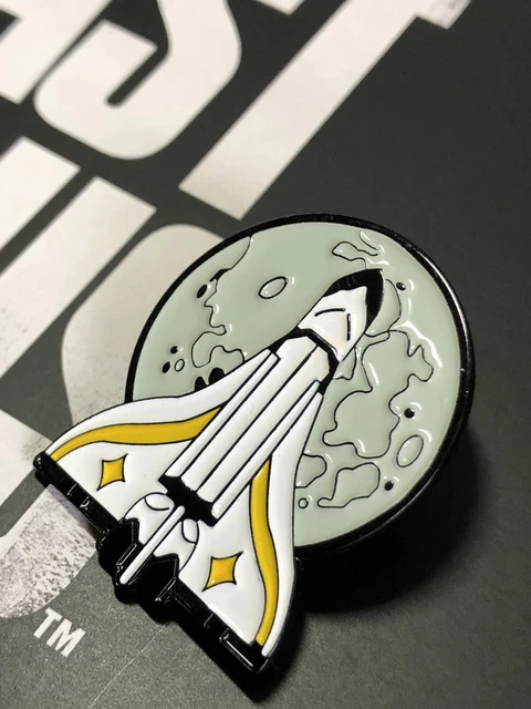 THE LAST OF Us Part 2 Pin Badge NEW GREY EARTH version + FREE TLOU ...