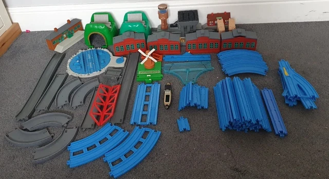 LARGE TRACKMASTER TOMY Thomas the Tank Engine Road & Rail Set Bundle No ...