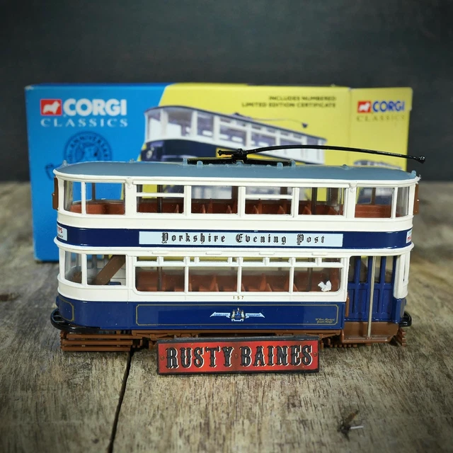CORGI CLOSED TRAM, Leeds, Yorkshire Evening Post Livery, Boxed £13.50 ...