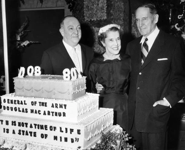 RETIRED US ARMY General Douglas MacArthur wife Jean Chock Full O' - Old ...
