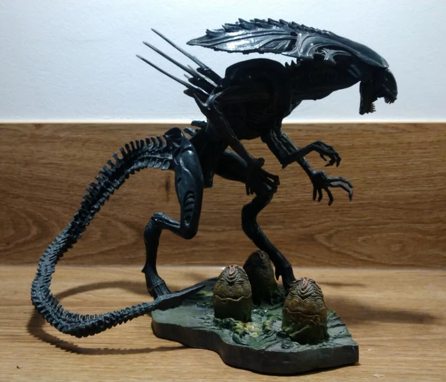 ALIENS FIGURINE ARTICULÉE Alien Queen avec Support Socle 2005 EUR 31,55 ...