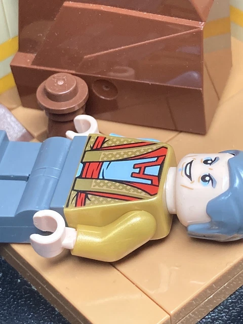 LEGO MARVEL GRANDMASTER Minifigure 76088 Thor: Ragnarok Super Heroes £8 ...