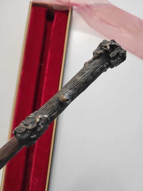 HARRY POTTER WAND - Universal Studios - Noble Collection with ...