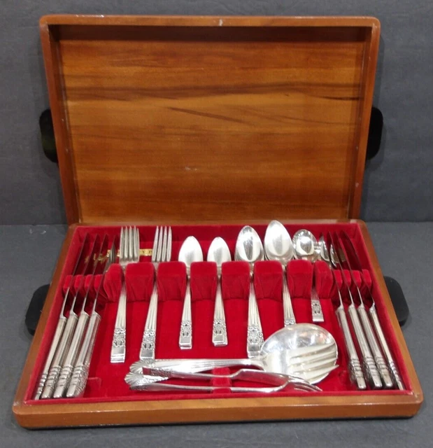 ONEIDA COMMUNITY PLATE Coronation Pattern Silverplate Silverware Set 37 ...