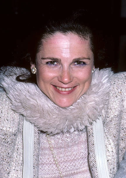 ACTRESS TOVAH FELDSHUH at The Circle Off-Broadway Play Opening - 1986 ...