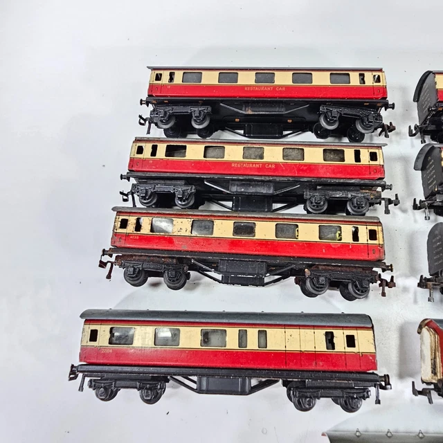 TRIX TWIN RAILWAY TTR-Brit Pats 451644 Job Lot Of 8x Cream Coaches And ...