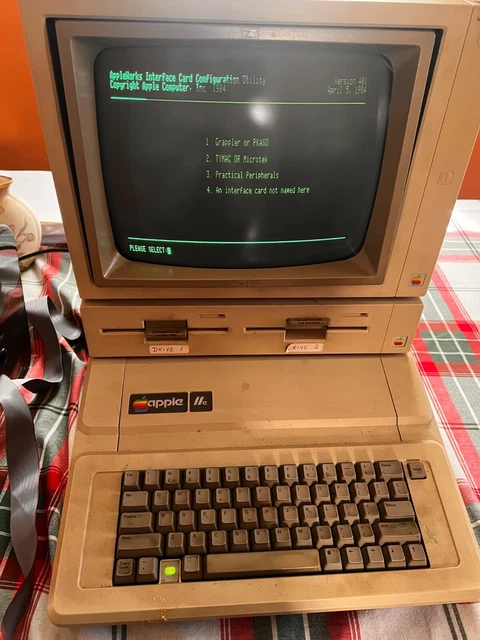 APPLE II PLUS Computer with drives and monitor - Vintage Model A2S1016 ...