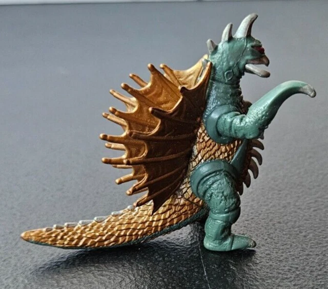 MINI FIGURE GIGAN. 2002 Toho, Bandai. Godzilla Pack Of Distruction EUR ...