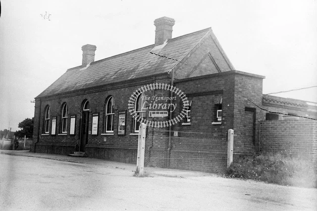 PHOTO BR BRITISH Railways Station Scene - NEW ROMNEY LITTLESTONE 1960 2 ...