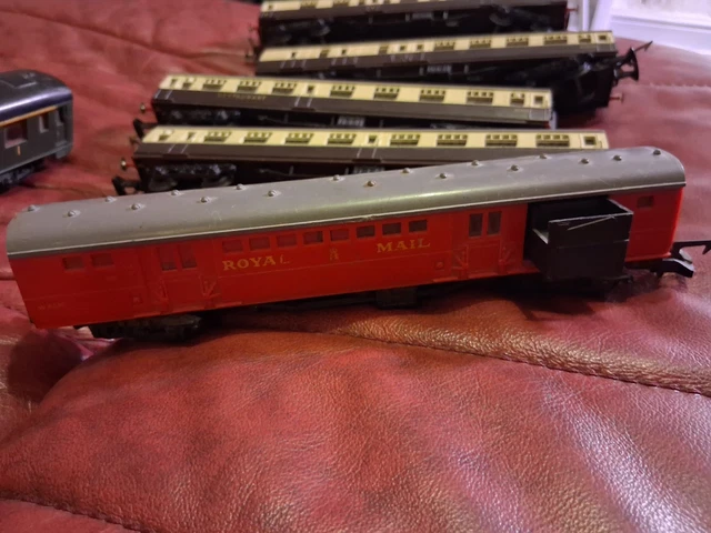 JOUEF SOTHERN RAILWAYS Coaches . Composite Coach and Royal Mail Coach £ ...