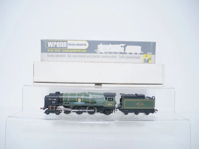 WRENN OO GAUGE Steam Locomotive W2269 BR Battle of Britain 34053 Sir ...