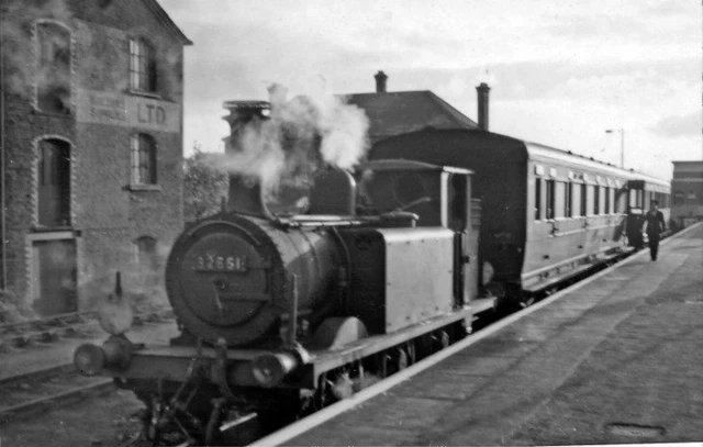 PHOTO SR Ex-Lb&Sc A1X Class 0-6-0T No. 32661 At Havant £3.00 - PicClick UK