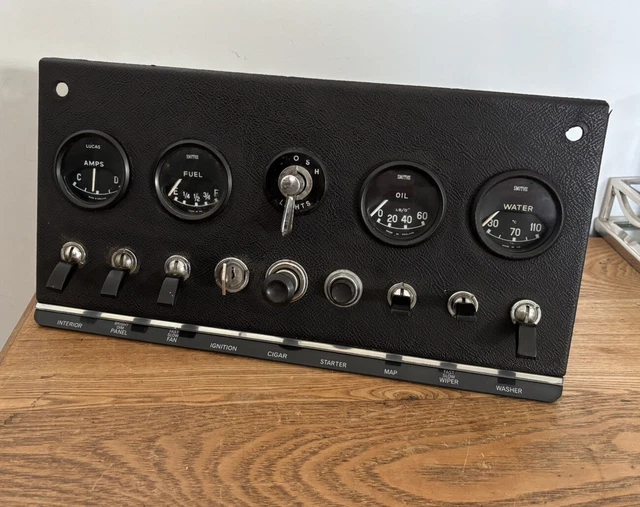 ORIGINAL JAGUAR E Type S1 Centre Dash Binnacle Complete With Key £849. ...