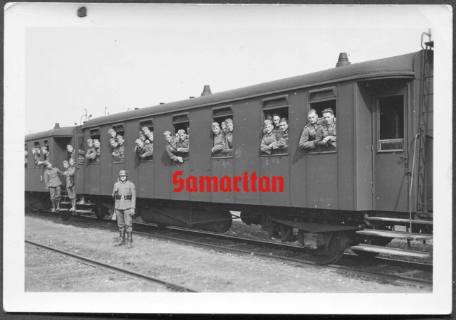 F1/8 WW2 ORIGINAL Photo Of German Wehrmacht Soldiers On The Train To ...