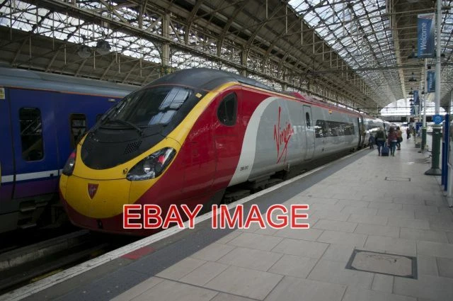 PHOTO CLASS 390 Set 390013 At Manchester Piccadilly £1.00 - PicClick UK