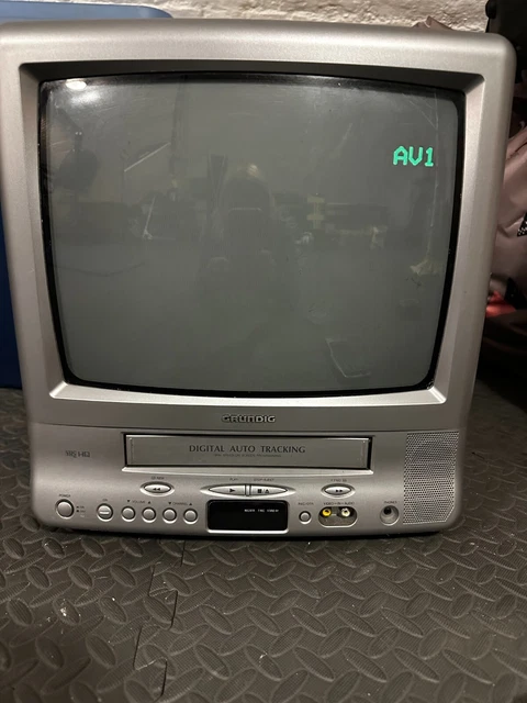 GRUNDIG 14& TVR3805 Crt Tv With Built In Vhs Video Vcr Retro Gaming ...