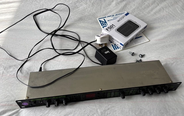 RACK-MOUNTED ZOOM RFX-2000 FX UNIT + PSU & ZOOM FS01 Foot Pedal PLUS ...