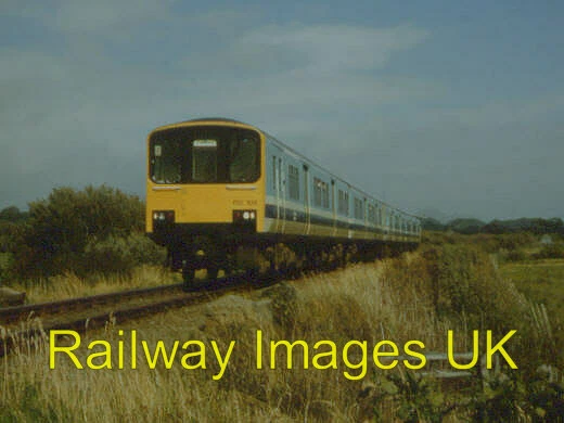 RAILWAY PHOTO CLASS 150 DMU Sprinter train at Aberkin crossing c1986 £2 ...