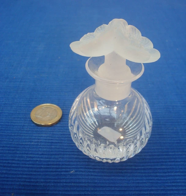 V63 JOLI PETIT Flacon Parfum Cristal Bouchon 2 fleurs Lancel ? TBE EUR ...