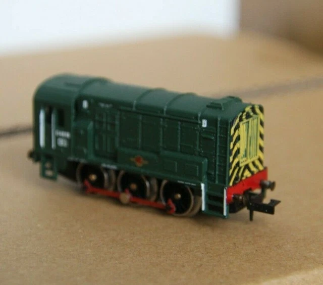 GRAHAM FARISH 1005 N gauge Class 08 Diesel shunter D4019 BR green wasp ...