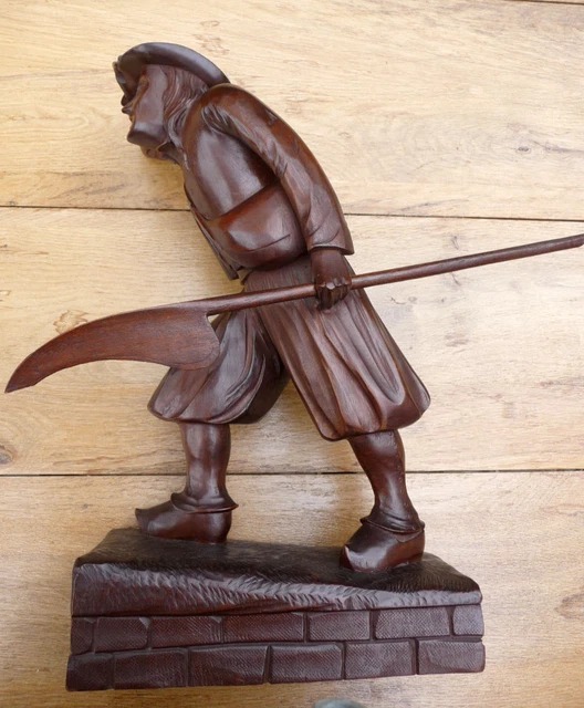 STATUE EN bois CHOUAN Vendéen aux guets avec sa faux EUR 20,00 ...