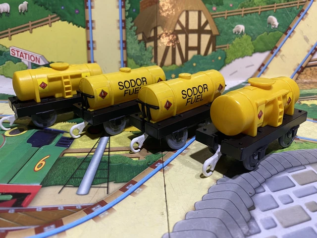 THOMAS THE TANK engine trackmaster trains Sodor Oil And Fuel Tankers £9 ...