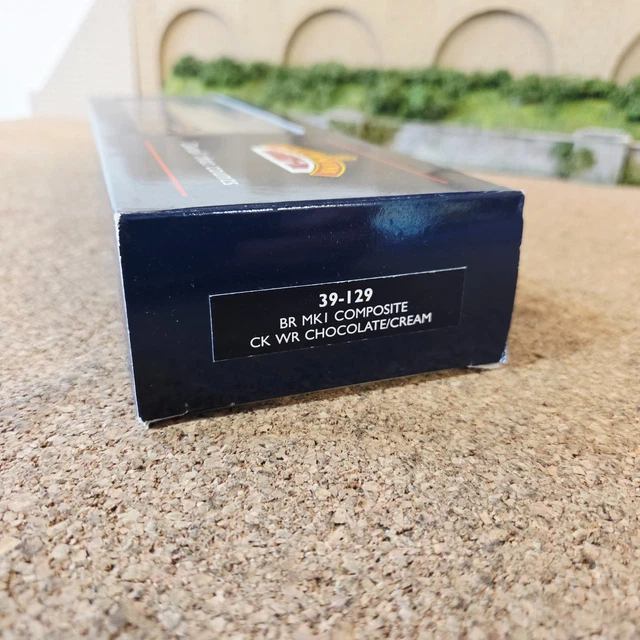 BACHMANN OO GAUGE 39-129 BR Mk.1 COMPOSITE CK CHOC / CREAM W15770 FREE ...